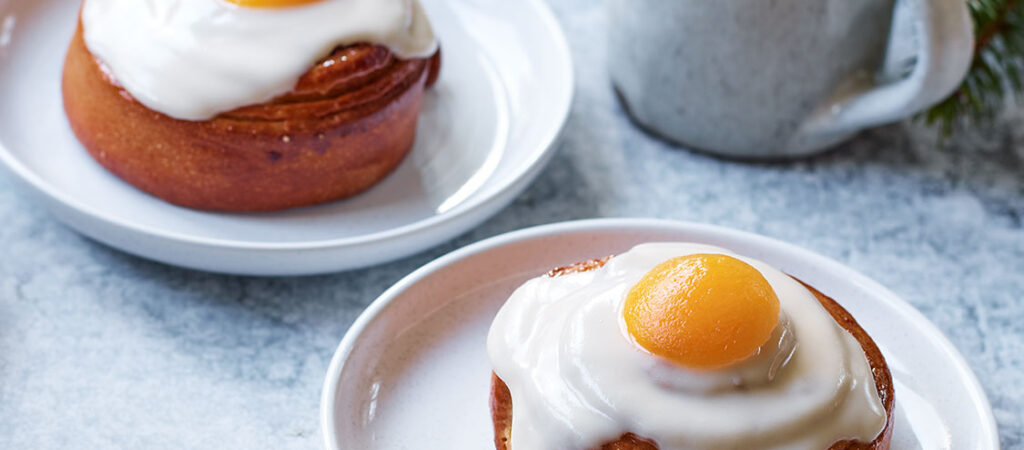Rowan's ‘Fried Egg’ Breakfast Buns - The Great British Bake Off | The ...
