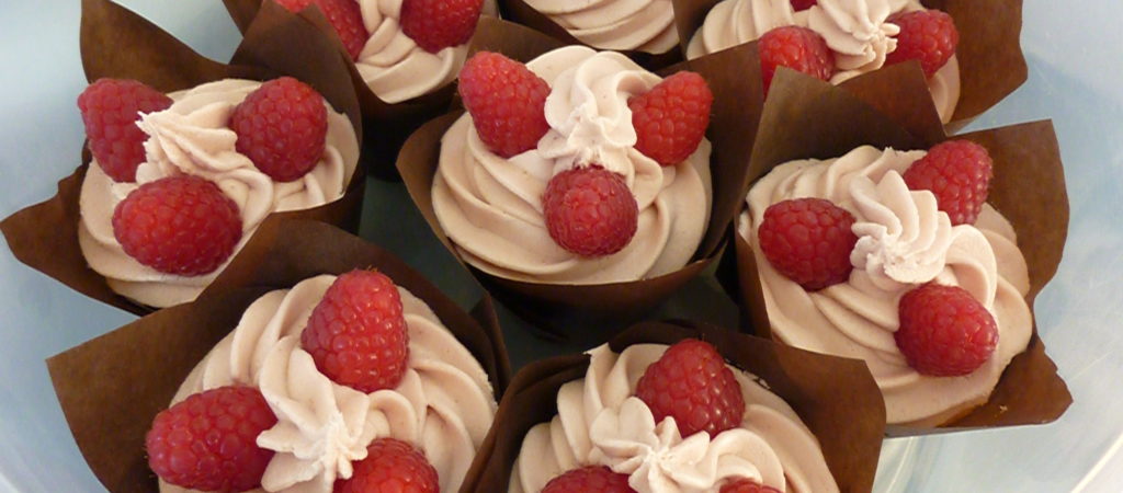 Raspberry & Vanilla Cup Cakes - The Great British Bake Off | The Great ...