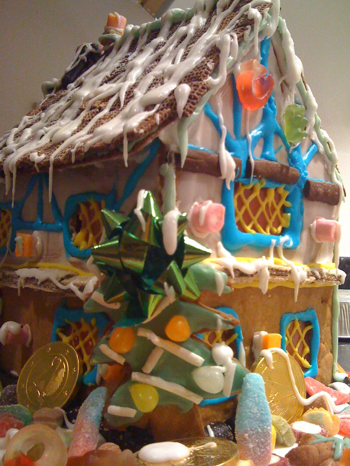 Tudor Gingerbread house - The Great British Bake Off