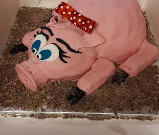 Pig In Muck cake - The Great British Bake Off | The Great British Bake Off