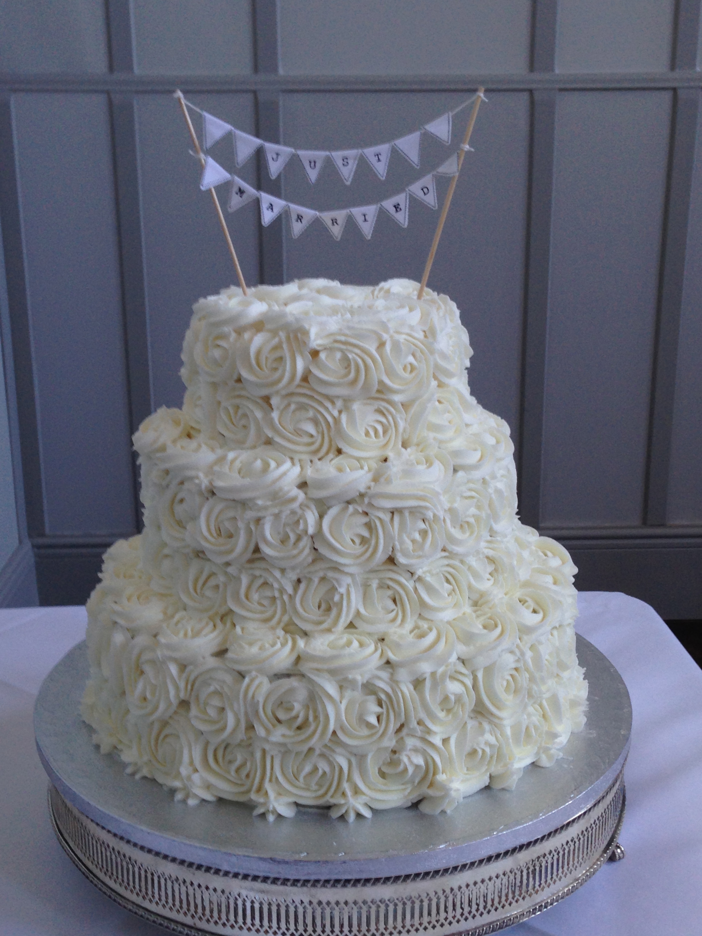 Red Velvet & buttercream roses - The Great British Bake Off | The Great ...