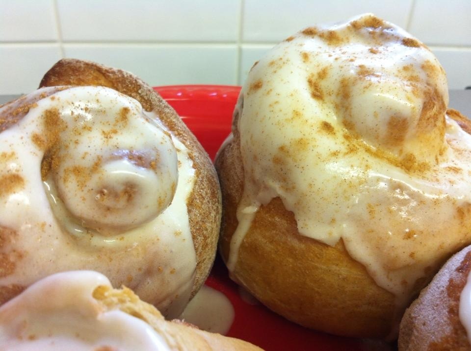 Sticky cinnamon buns - The Great British Bake Off