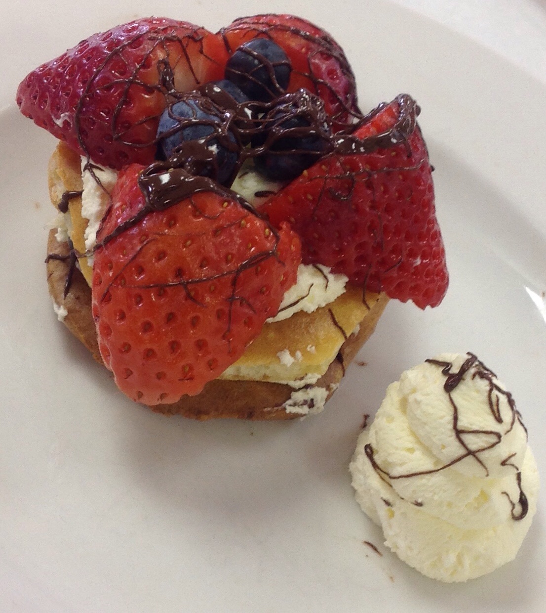 Fruit eclair - The Great British Bake Off