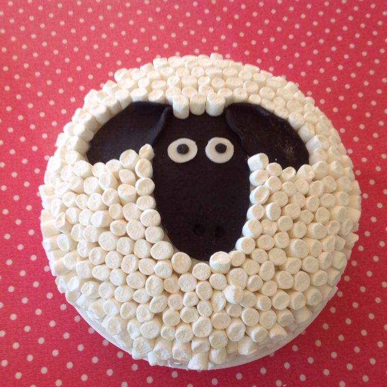 Sheep cake - The Great British Bake Off