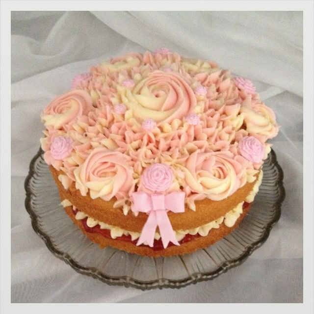 Vintage Rose Victoria sponge - The Great British Bake Off