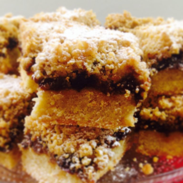 Mincemeat Crumble Slice - The Great British Bake Off