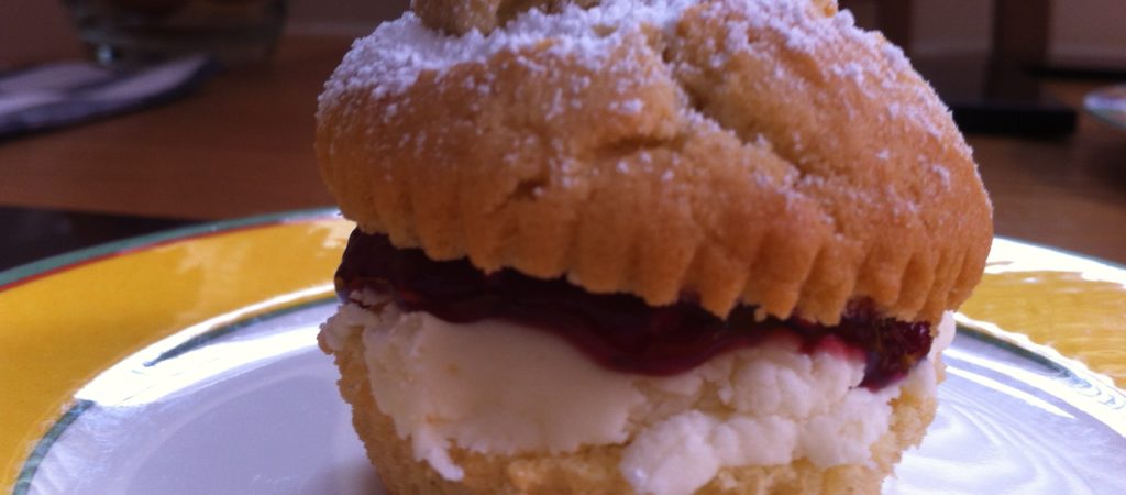 Mary Berrys Mini Victoria Sponge - The Great British Bake Off | The ...